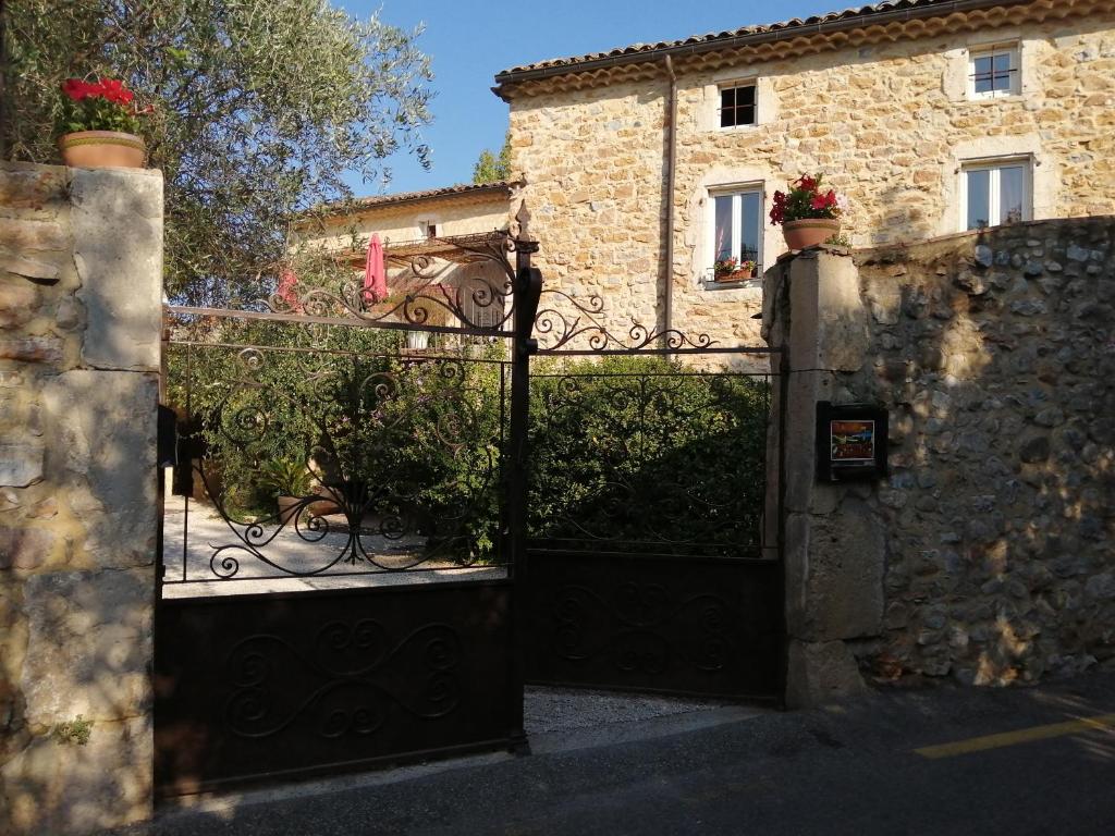 Mas de la rose, Vallon-Pont-dʼArc (updated prices 2026)
