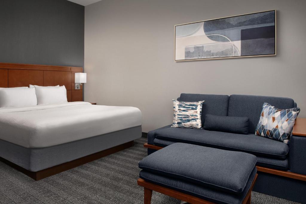 Courtyard by Marriott Syracuse Downtown at Armory Square, Syracuse ...