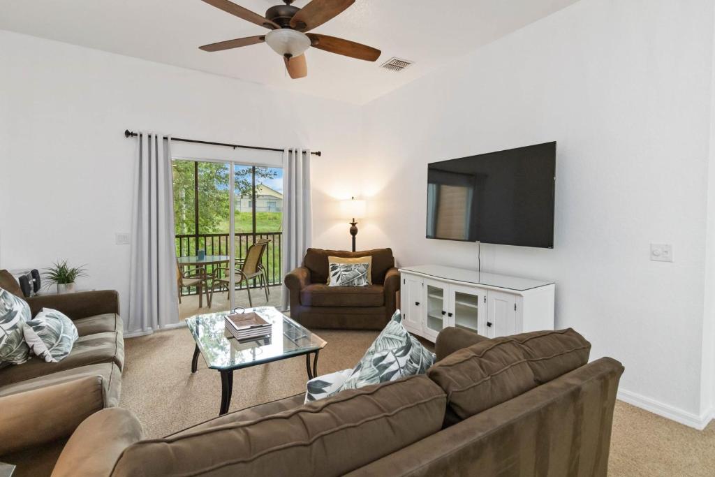 Upgraded Nice Condo in second floor with Balconies, Kissimmee (updated ...