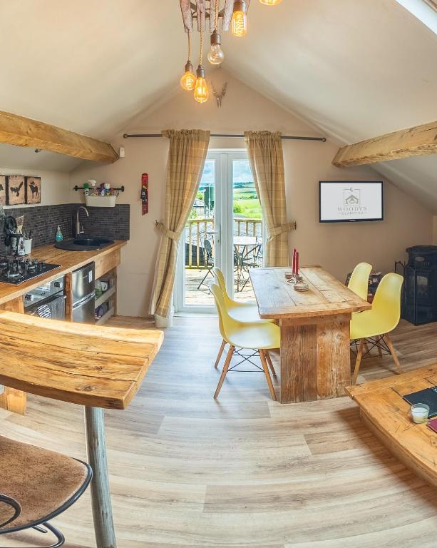 Gracie's Lodge at Woody's Glamping, Llangernyw (updated prices 2026)