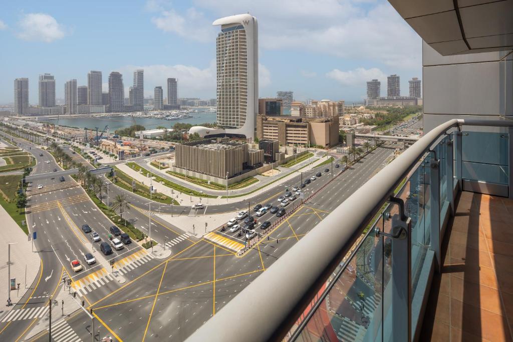 Dubai Marina View,Central Location,Public Transport access,Dwellingz ...