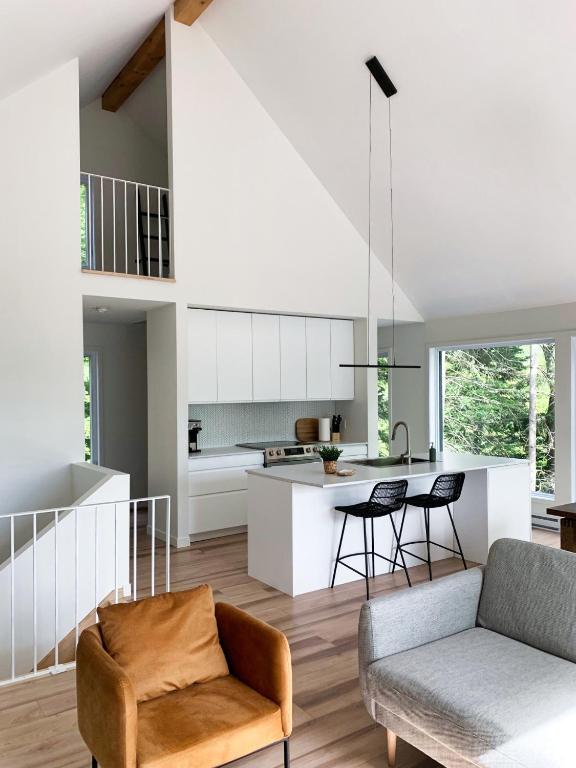 Chalet Au Bord Du Lac Saint Adolphe D Howard Updated Prices 2026