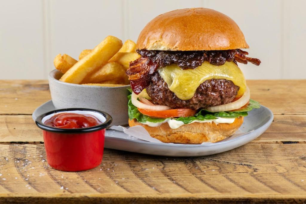 Courtyard by Marriott Exeter Sandy Park, Exeter (updated prices 2025)