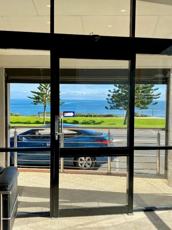 Ocean Beach Hotel, Perth (updated prices 2026)