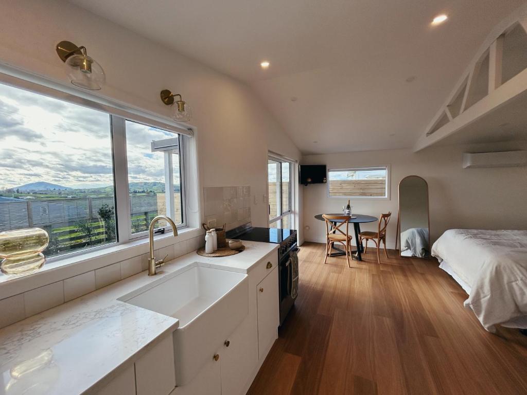 Willow View Cottage - Beautiful farm views close to Waitomo, Otorohanga ...