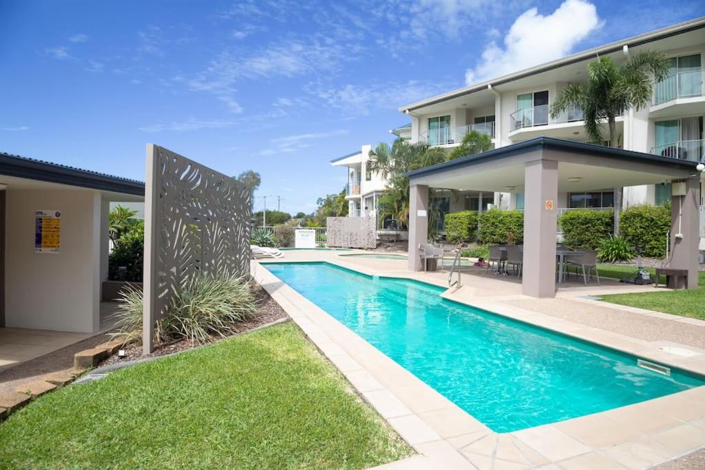 Resort Style Oasis, 2 Bedroom, 2 Bath, sleeps 6, Caloundra (updated ...