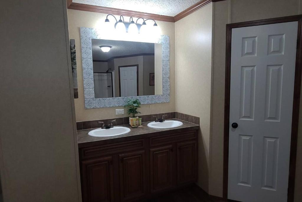 Mark House, Hammond (updated prices 2026)