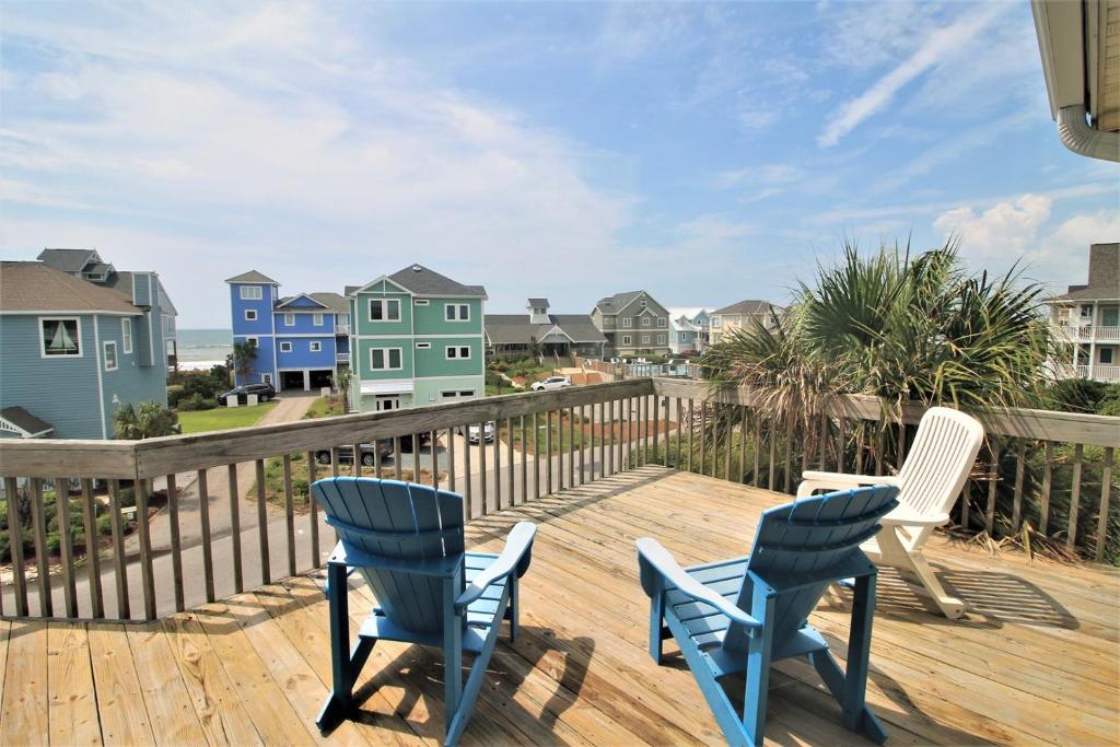 Ocean Lookout, North Topsail Beach (updated prices 2026)