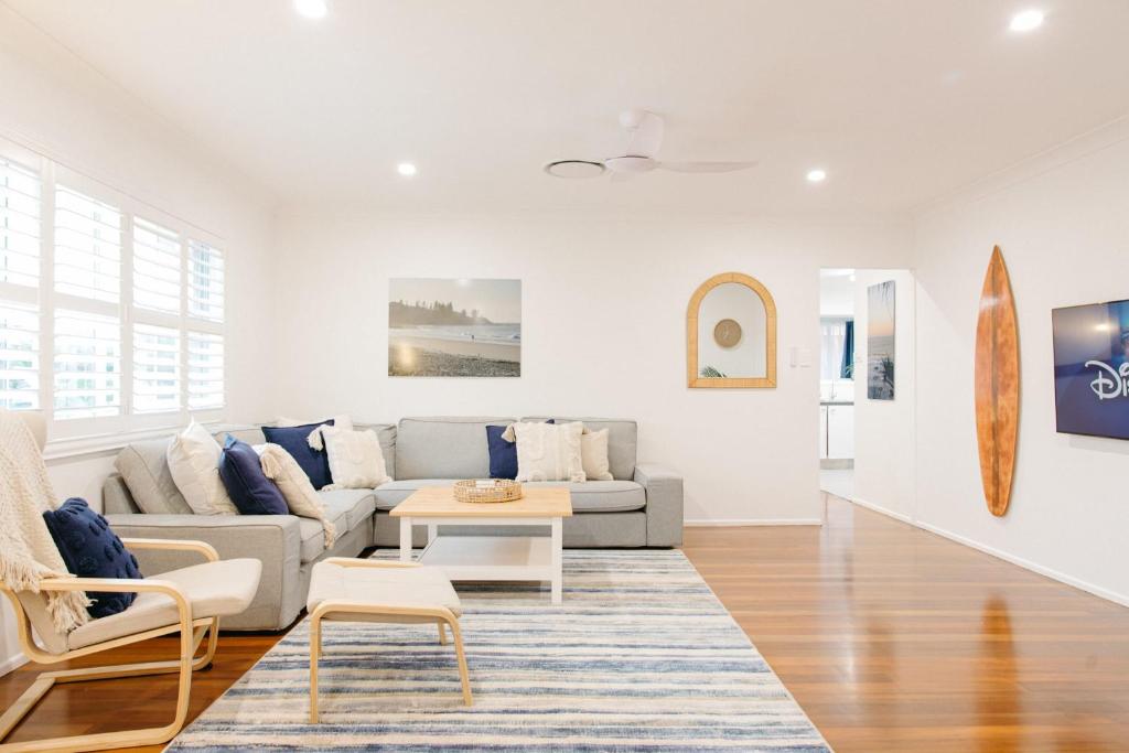 Moffat Beach Coastal Contemporary Unit A, Caloundra (updated prices 2026)