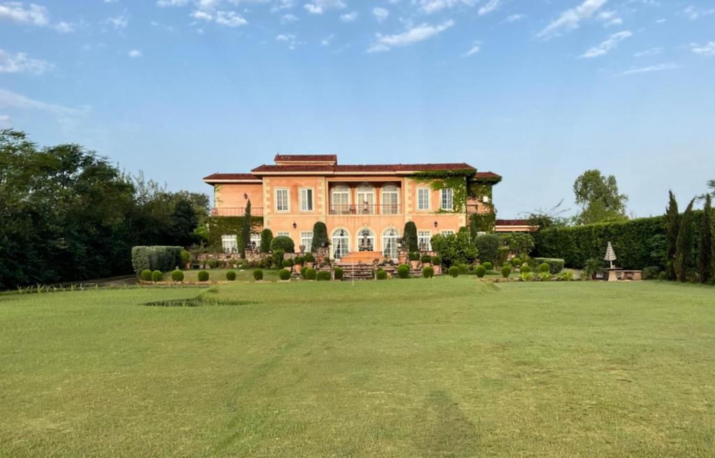 Italian Manor, Islamabad (updated prices 2025)