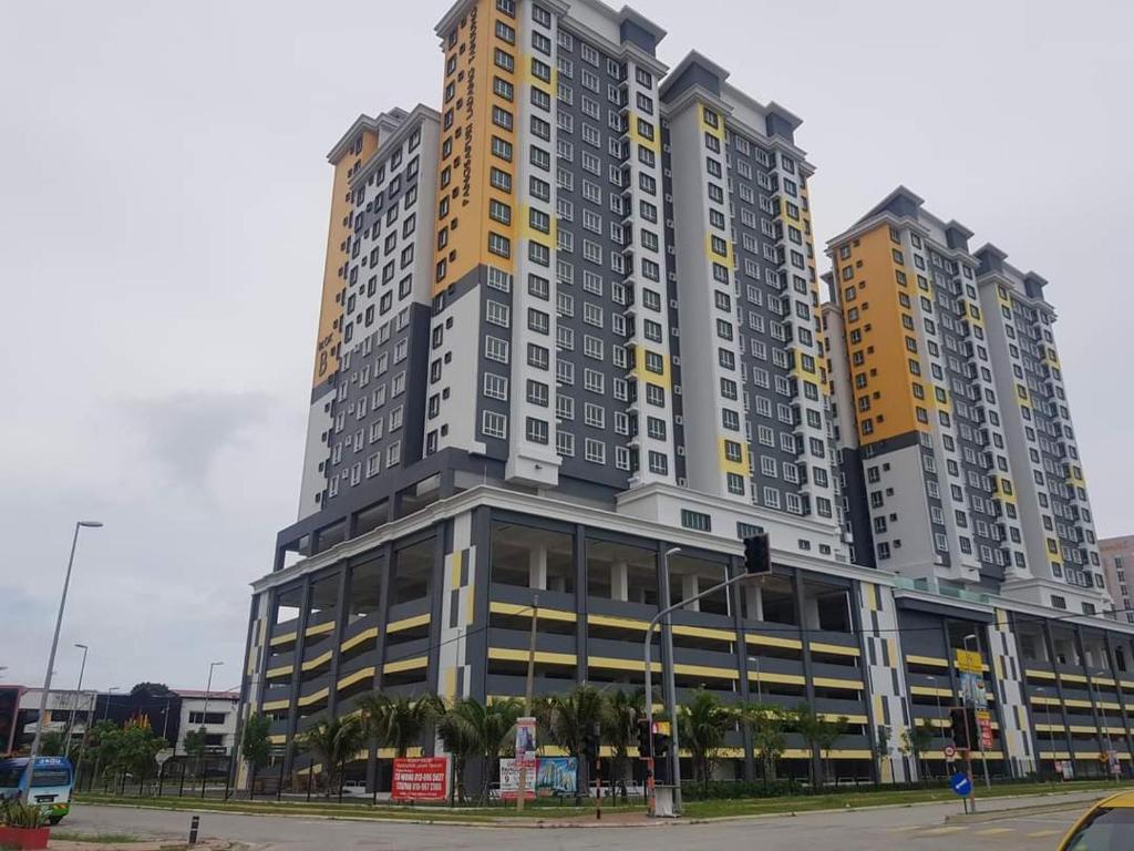 Khan's Seaview Homestay at Pangsapuri Ladang Tanjung - near KTCC ...