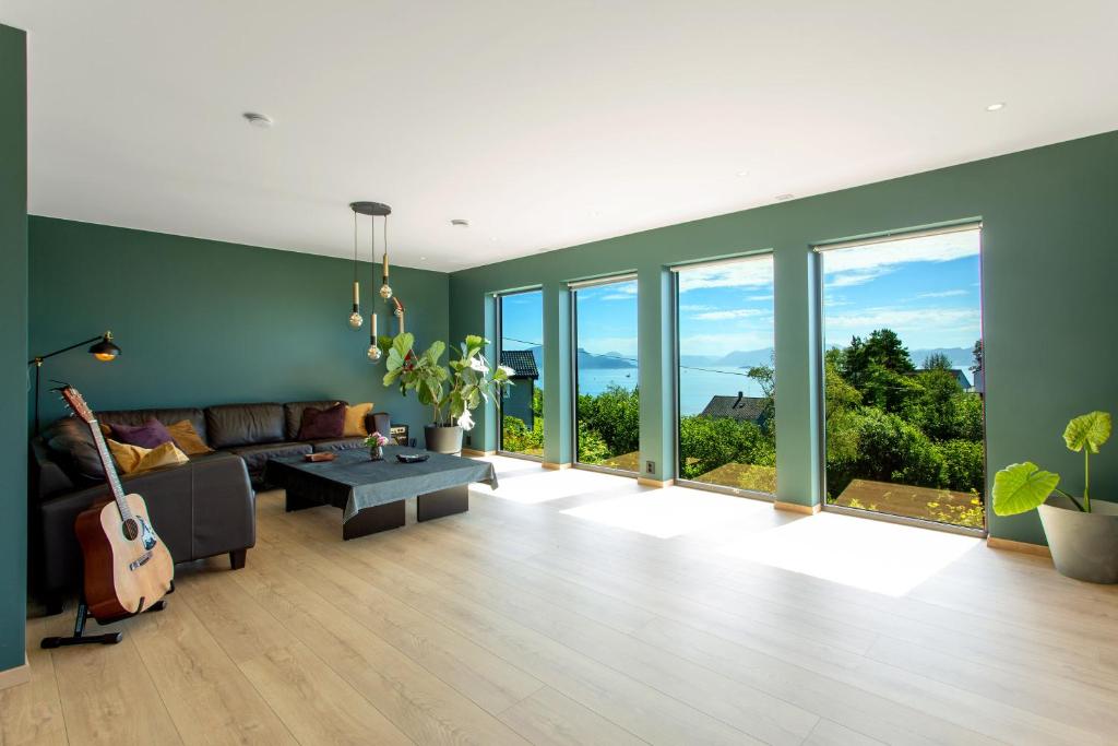 Central Sea View Villa, Stord (updated prices 2026)