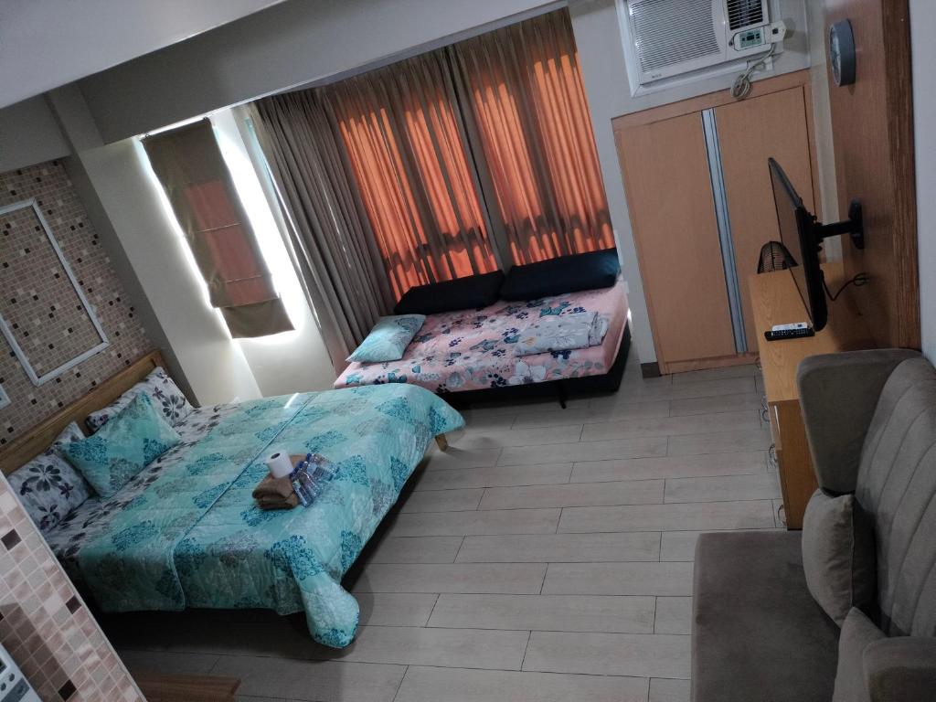 CondoTel Near Terminal 3 Airport at Two palm tree Villas, Manila ...