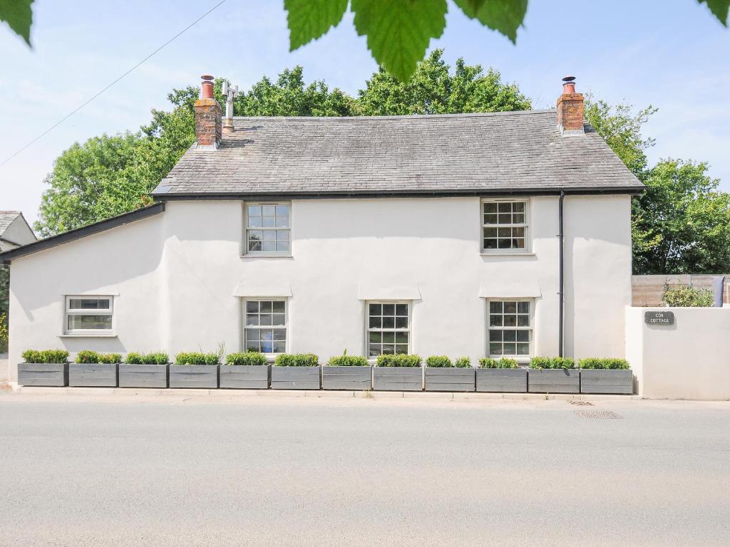 Cob Cottage, Wadebridge (updated prices 2025)
