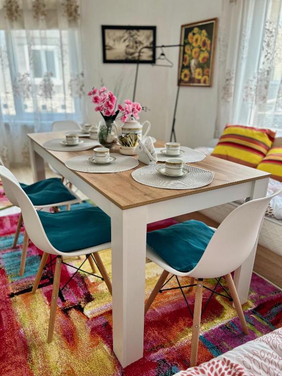 The Old Corner House, Welingrad (aktualne ceny na rok 2025)