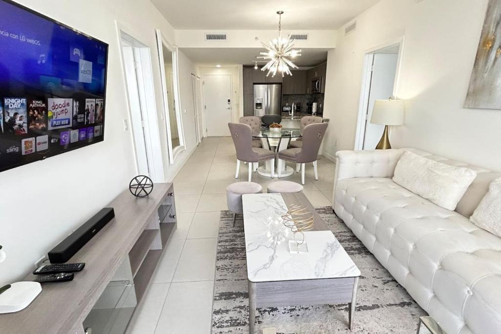Resort Style Luxury Living in Doral, Miami, Miami (updated prices 2026)