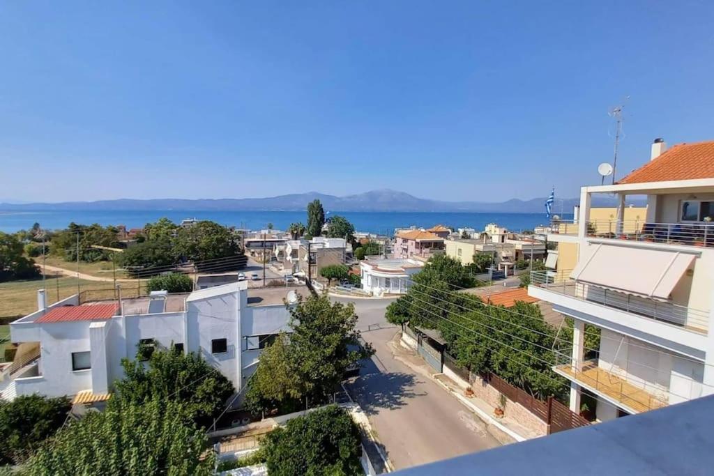 Οικογενειακό Διαμέρισμα με Θέα, Skala Oropou (updated prices 2025)