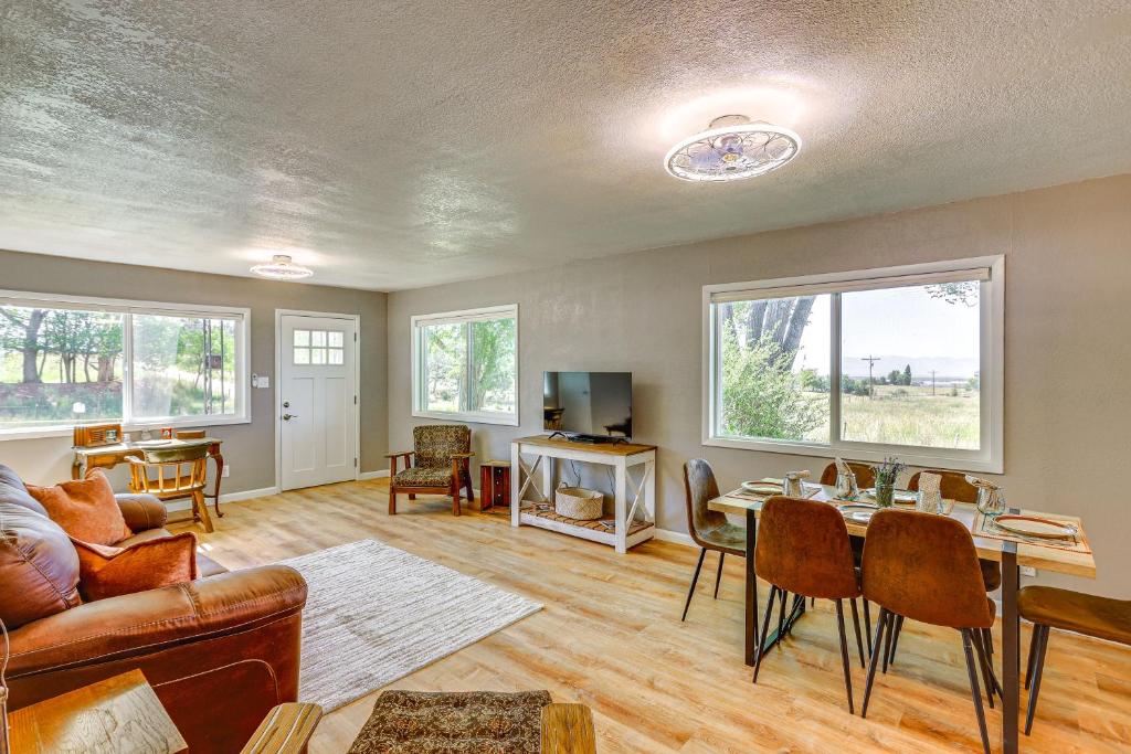 Mtn Views and Fire Pit Charming Dolores Home, Dolores (updated prices 2025)