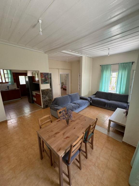 90m2 2 Bedroom Apartment in Myrina Center - Port of Myrina, Mirina ...