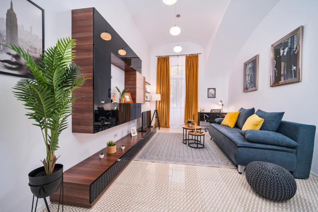 Central Liberty Square JF Kennedy apartment - By OpenHouse, Timişoara ...