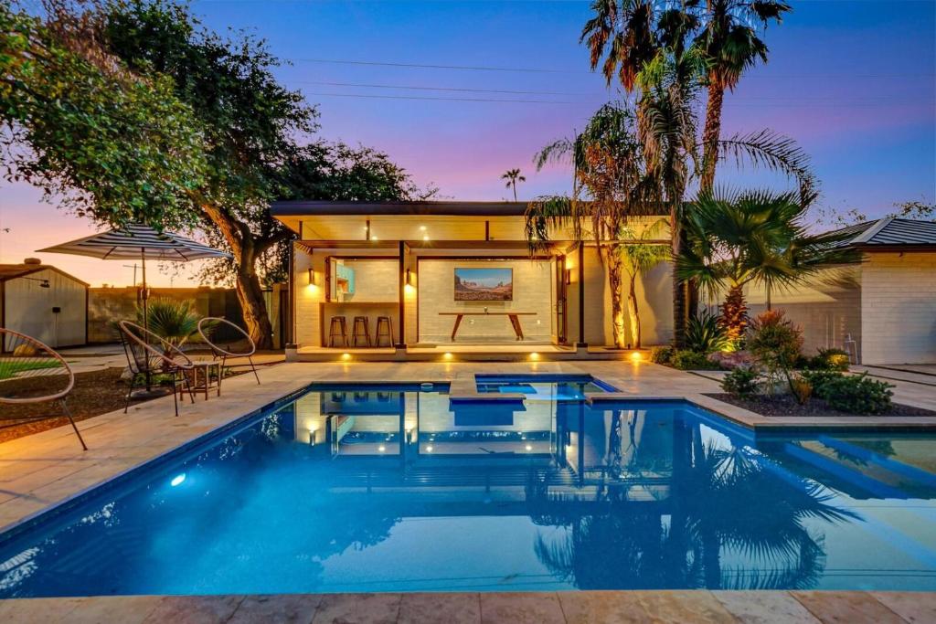 Upscale Remodel - Walk to ASU Pool & Pickleball, Tempe (updated prices ...