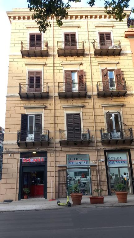Corner Rome 433, Palermo – Updated 2024 Prices