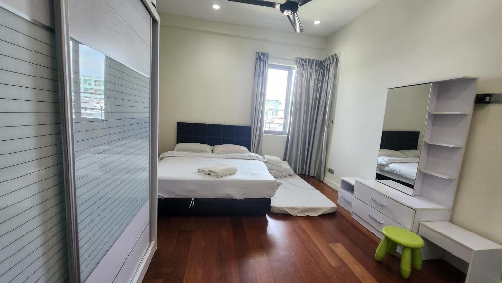 Imago The Loft 7 to 10 pax 2 bathroom 2 to 3 bedroom - LSS HomeStay ...