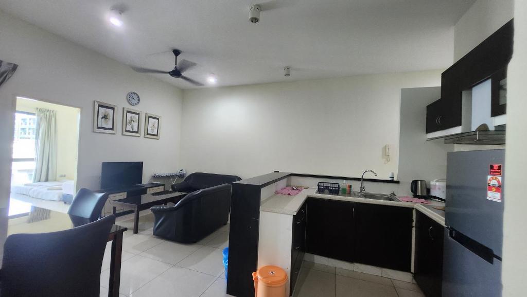 Imago The Loft 7 to 10 pax 2 bathroom 2 to 3 bedroom - LSS HomeStay ...