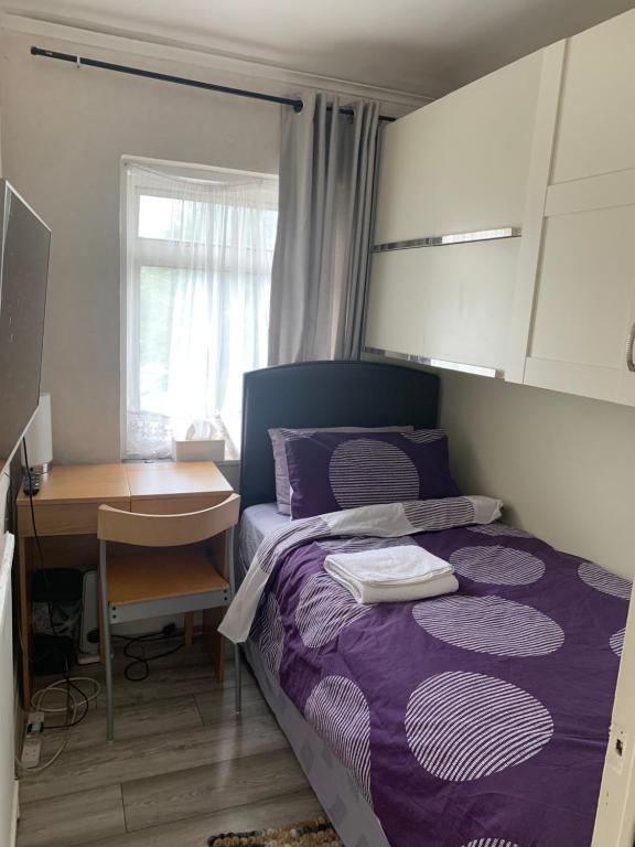 Small single Boxroom OVO Wembley Stadium, London (updated prices 2026)