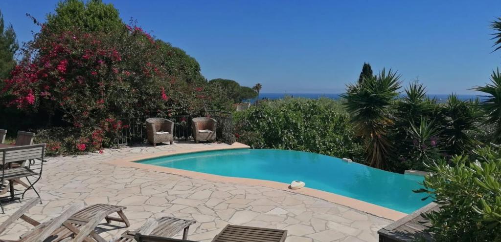 Chambre Bed and Breakfast dans la Villa Cypra, Antibes (updated prices 2025)