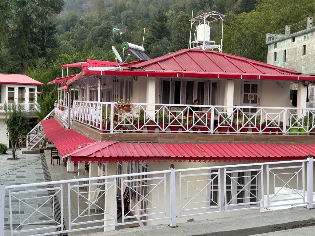 The Whitegrove Retreat, Mukteshwar (precios actualizados 2025)