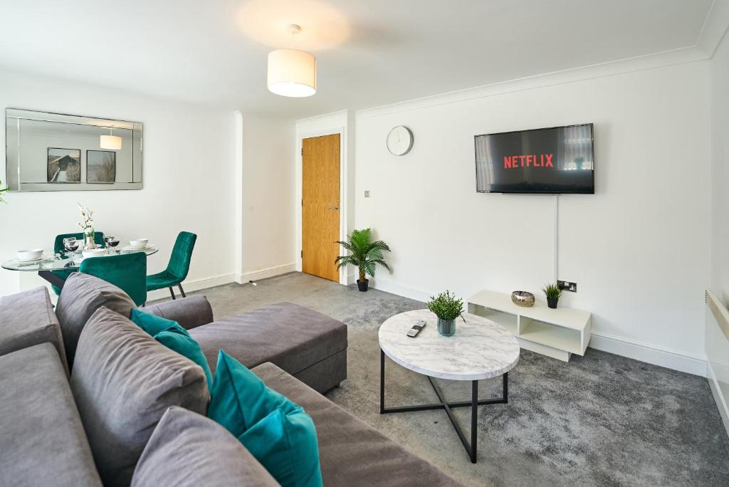 Verdant Vista Luxe City Haven - Pluxa Beryl, Birmingham (updated prices ...