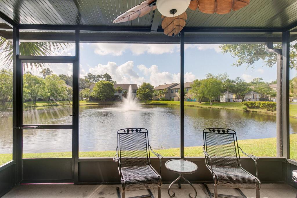 St Simons Island Haven Screened Porch, Pond View!, Jewtown (precios ...