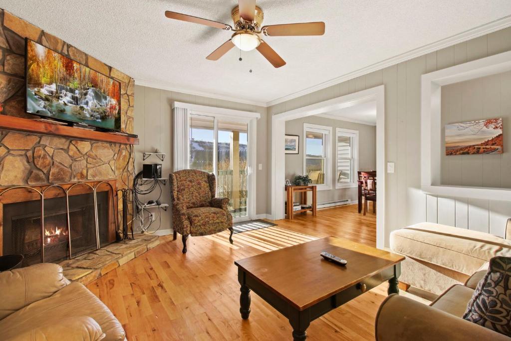 301 Pinnacle Inn Road 3113 by Carolina Stays, Beech Mountain (updated ...