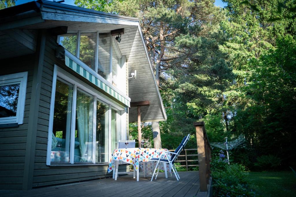 Cozy beach cottage, Vääna-Jõesuu (updated prices 2025)