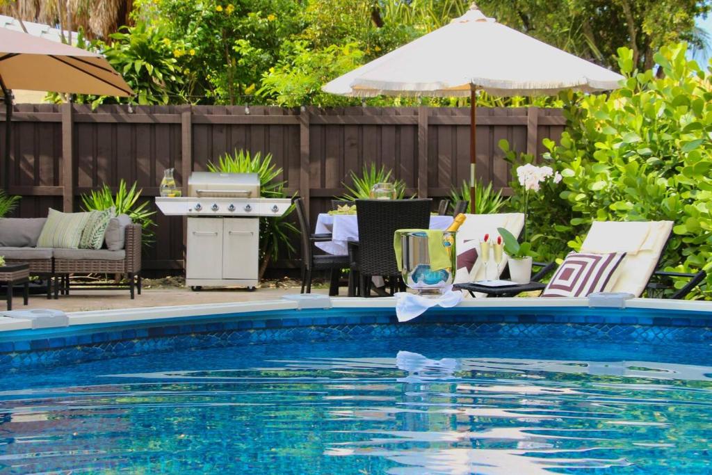 Fern Residence-spacious, Backyard-downtown & Beach, Fort Lauderdale ...