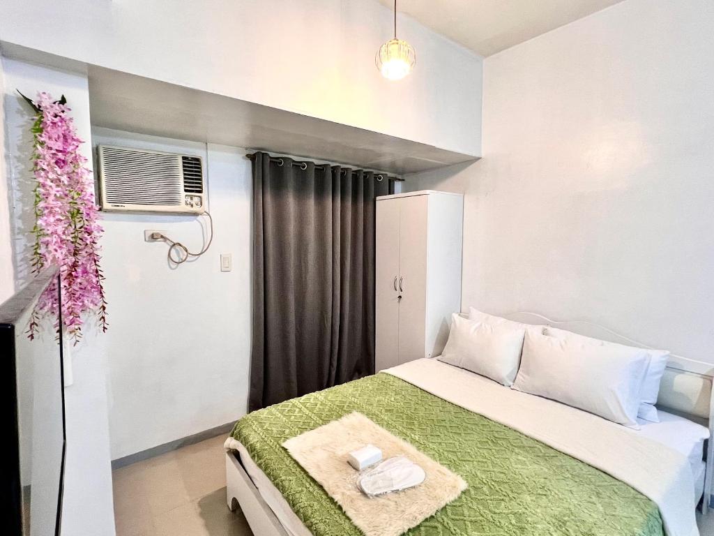 Makati Hotel Studio Room, Manila (updated prices 2026)