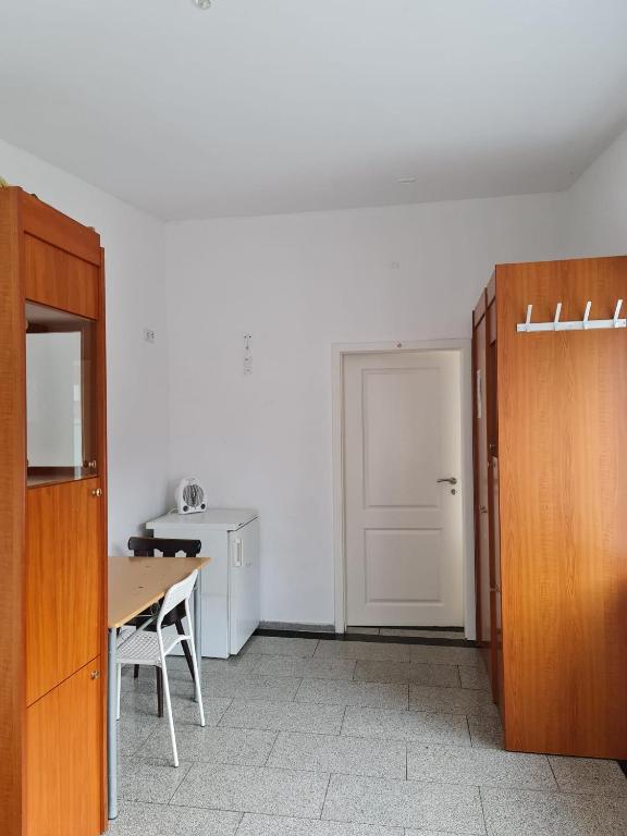 Simplex Stays Angelbachtal Monteurzimmer, Angelbachtal (updated prices ...