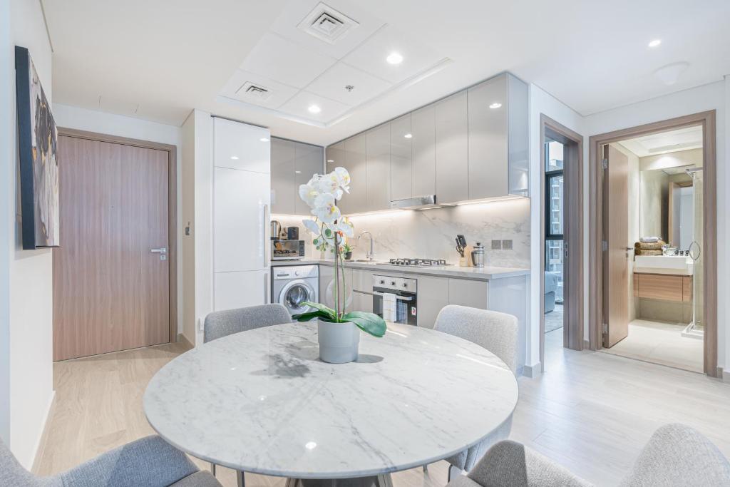 Charming 2BR Home with Elegant Interior, Dubái (precios actualizados 2024)