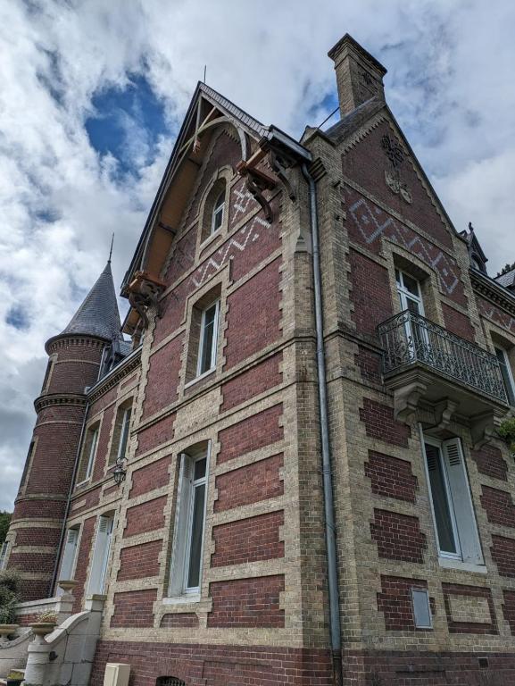 Château de Branville, Saint-Aubin-Epinay (updated prices 2024)