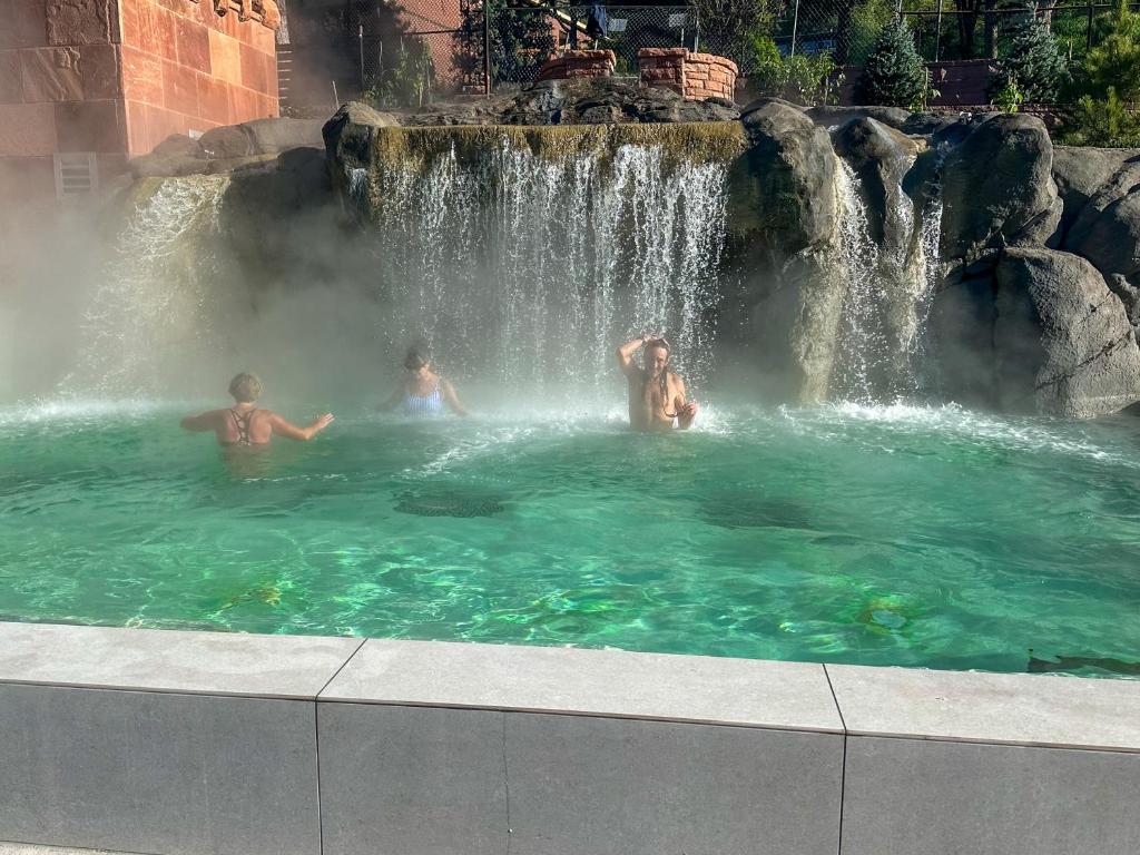 Glenwood Hot Springs Resort, Glenwood Springs (updated prices 2025)