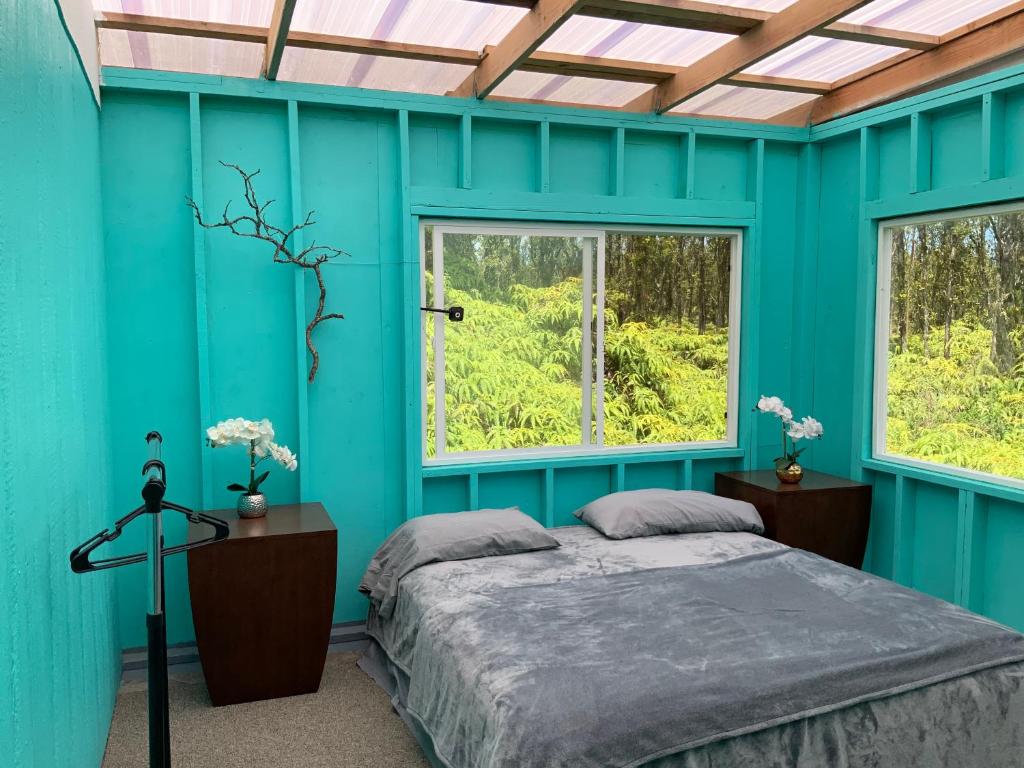 Convenient rustic studio in tropical garden, Mountain View (updated ...