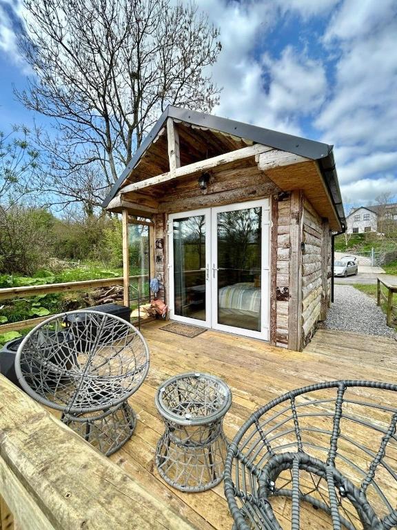 Riverside cabin, Limerick (updated prices 2026)