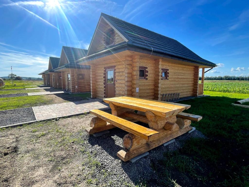 Drevenice Rapovce Novolandia, Rapovce (updated prices 2025)