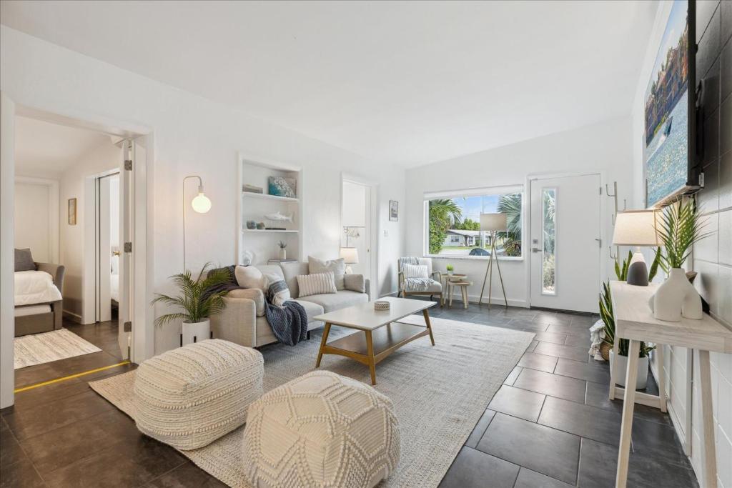 301 N Azure Ln, Cape Canaveral – Preços 2024 atualizados