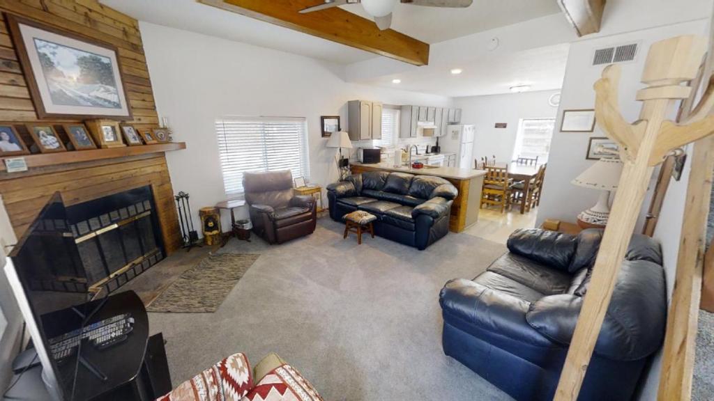 LRM Cabin -, Red River (updated prices 2026)