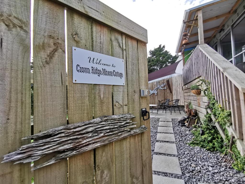 Crown Ridge Miners Cottage, Karangahake (updated prices 2026)
