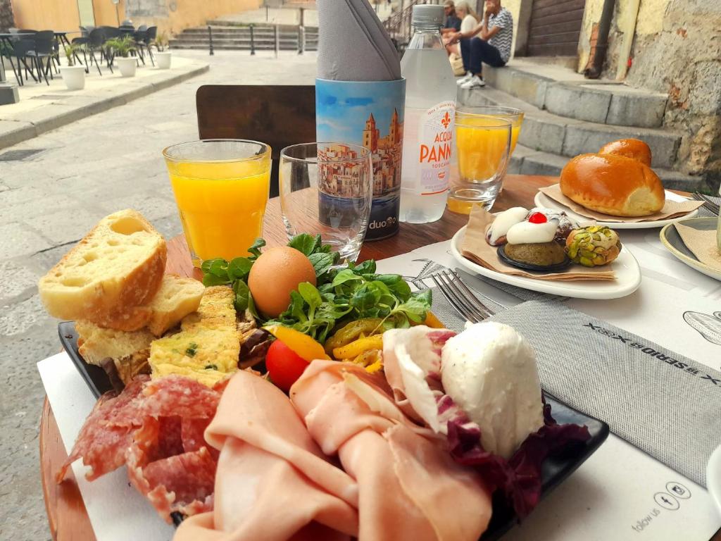 Benvenuti al Sud, Cefalù – Updated 2024 Prices