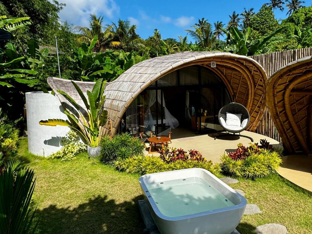 Circle House Sidemen, Silebeng (updated prices 2025)