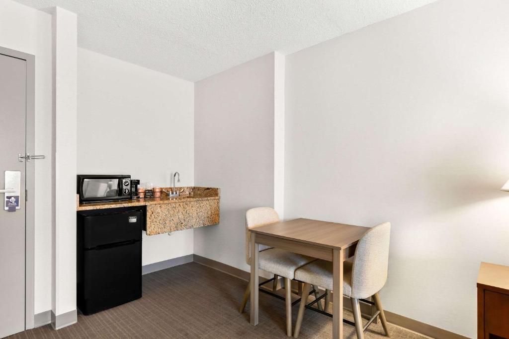 Comfort Inn Pocono Lakes Region, Lake Ariel (updated prices 2025)